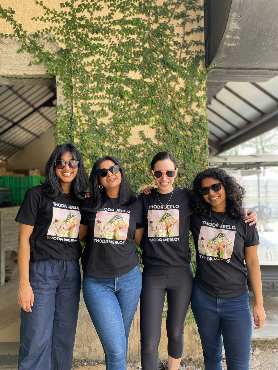 Custom Black T-shirt (Thoda Jeelo Thoda Merlot)